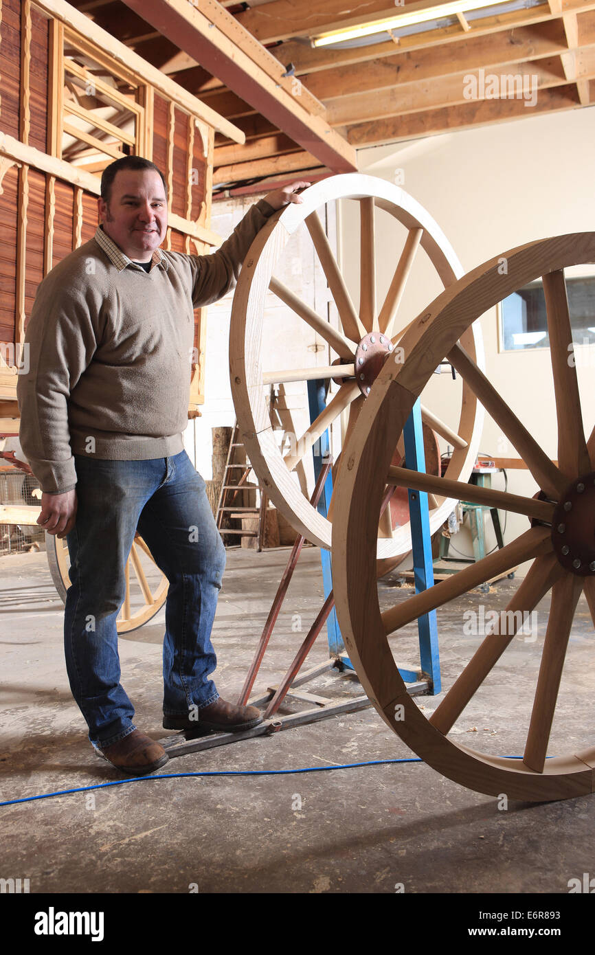 Wheelwright craft hi-res stock photography and images - Alamy