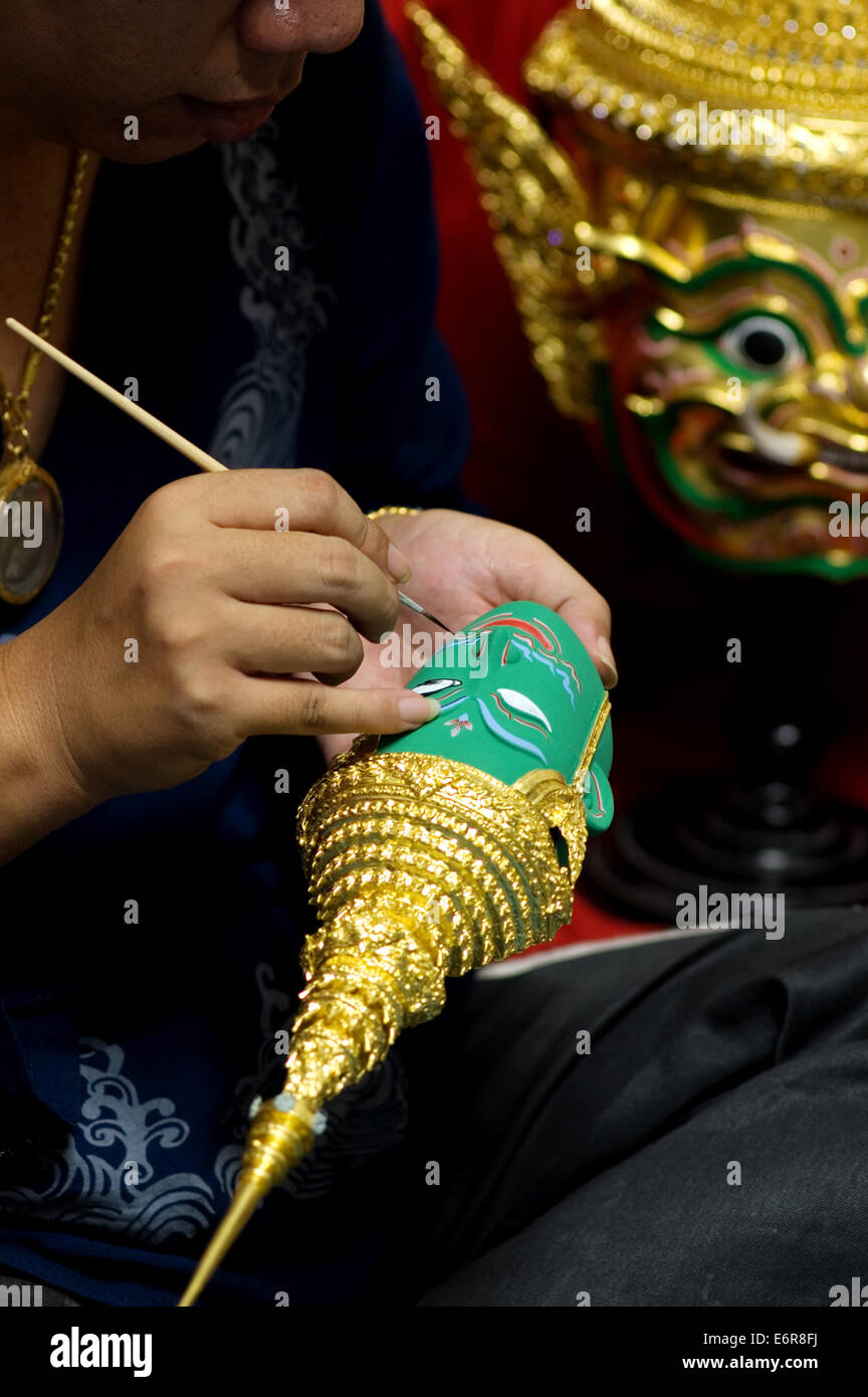 Thai mask painting hi-res stock photography and images - Alamy