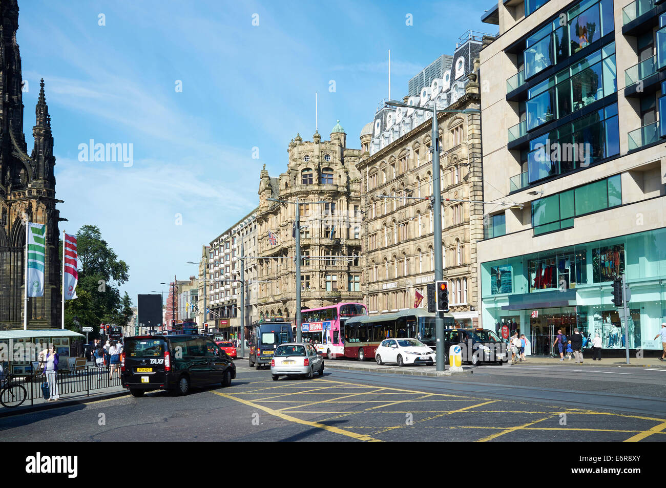 Princes street edinburgh scotland hi-res stock photography and images ...