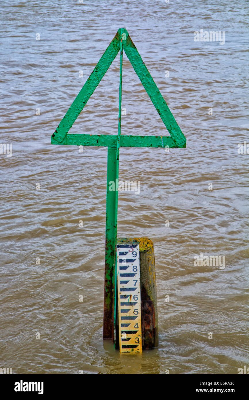 Water depth marker hi-res stock photography and images - Alamy