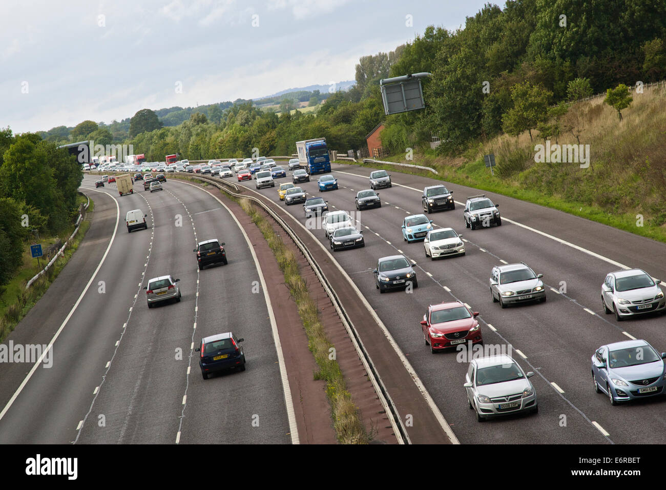 Lorry on m40 motorway uk hi-res stock photography and images - Alamy