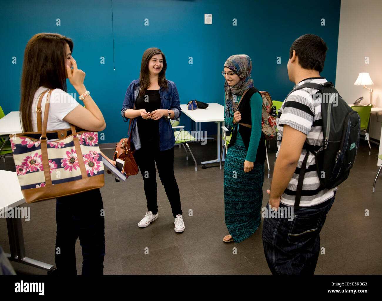 Female students college hi-res stock photography and images - Alamy