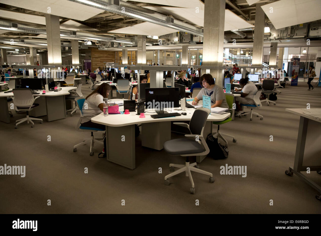 Lab computer hi-res stock photography and images - Alamy