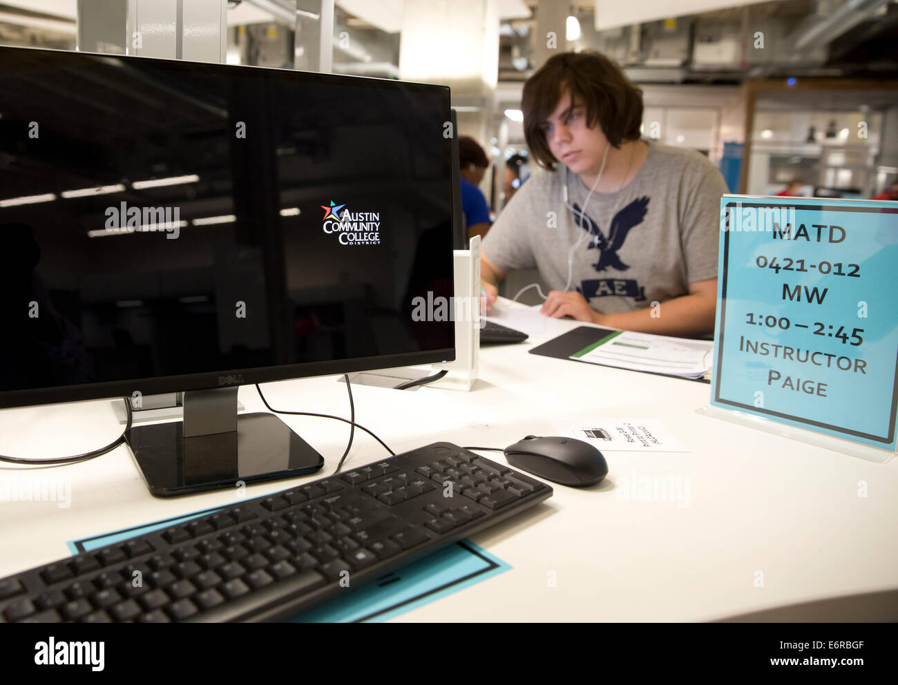 Community college computer lab hi-res stock photography and images - Alamy