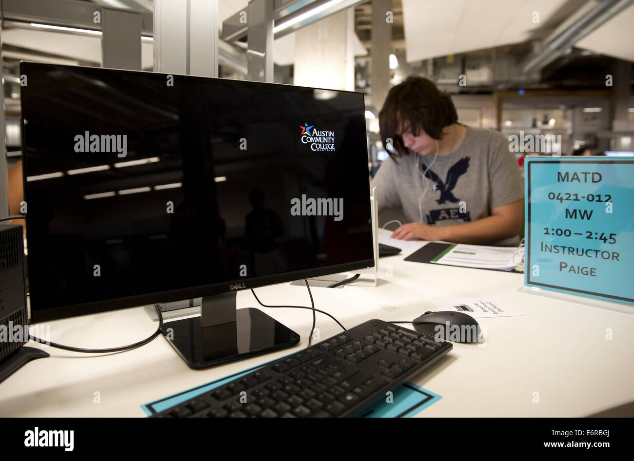 Community college computer lab hi-res stock photography and images - Alamy