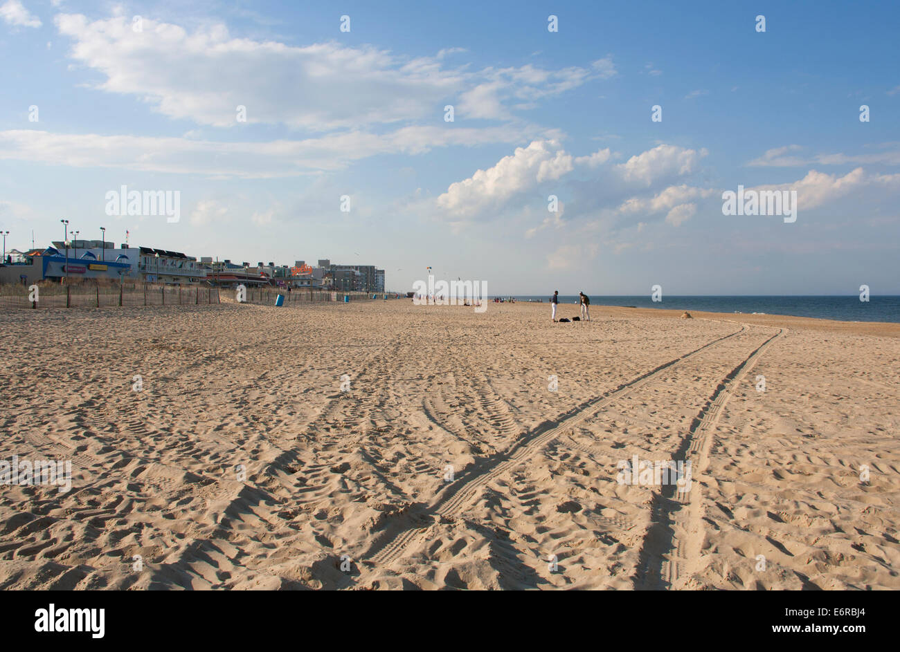 Rehoboth Beach, DE – May 3, 2014: A view of a perfect sunny day in ...
