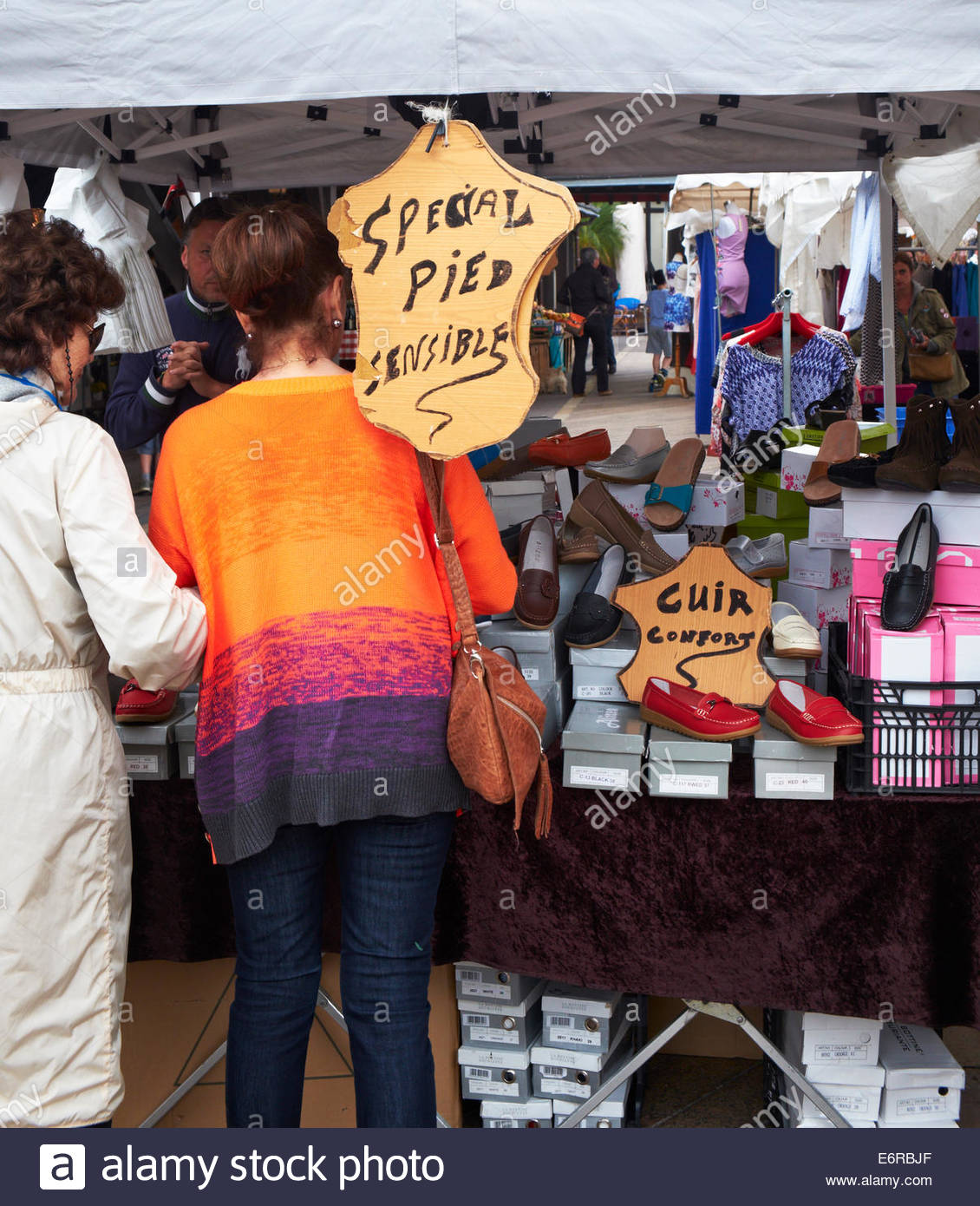 Shoe Stall Stock Photos & Shoe Stall Stock Images - Alamy