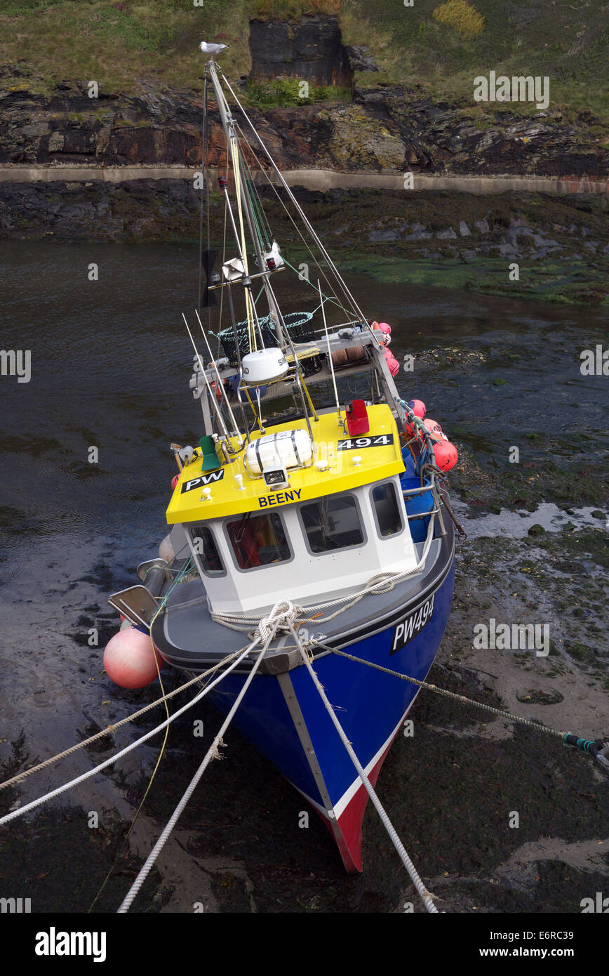 Fishing boat in Boscastle, harbour, Cornwall, England Stock Photo - Alamy