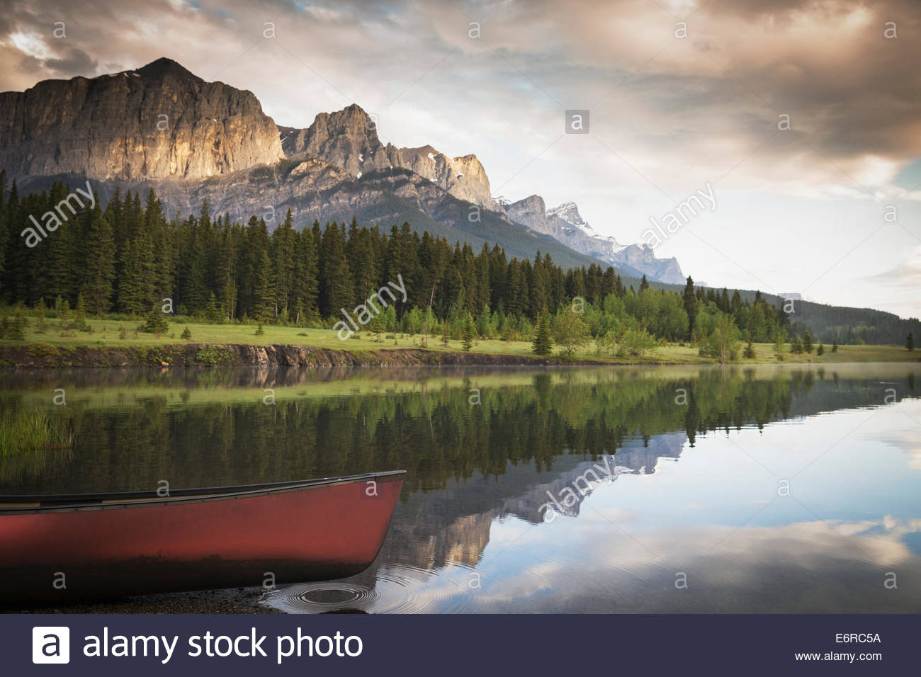 Boat still lake hi-res stock photography and images - Alamy
