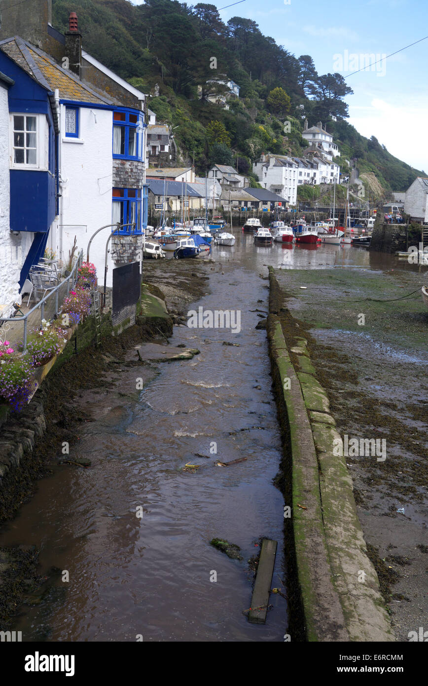 Polperro, Cornwall, England, UK. River Pol flowing into harbour Stock ...