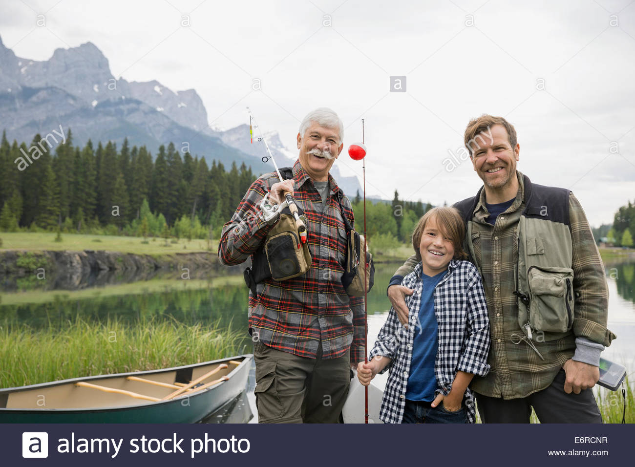 Three generations holding hands High Resolution Stock Photography and ...