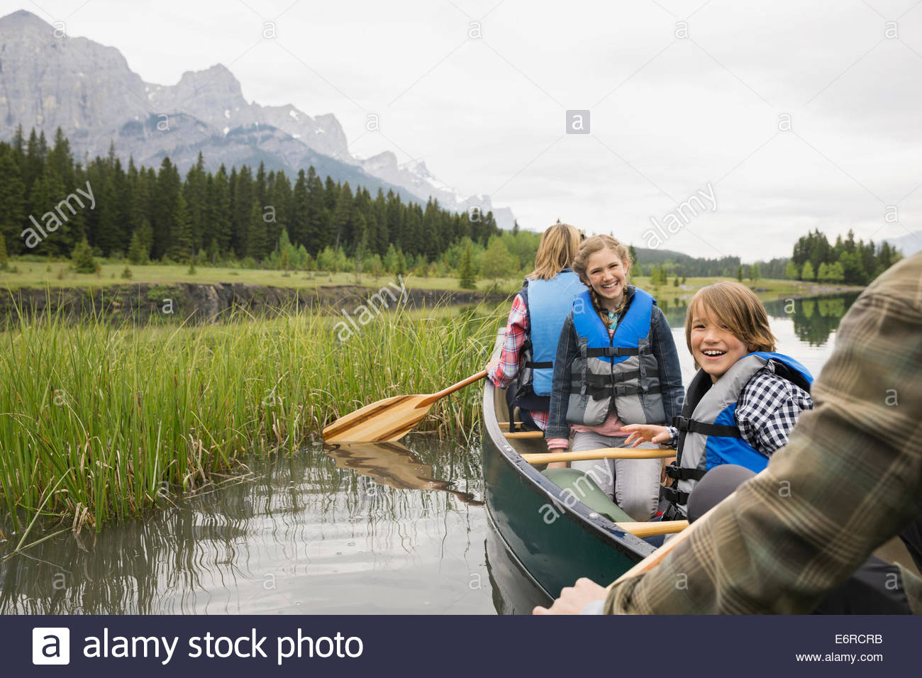 Father daughter rowing boat hi-res stock photography and images - Alamy