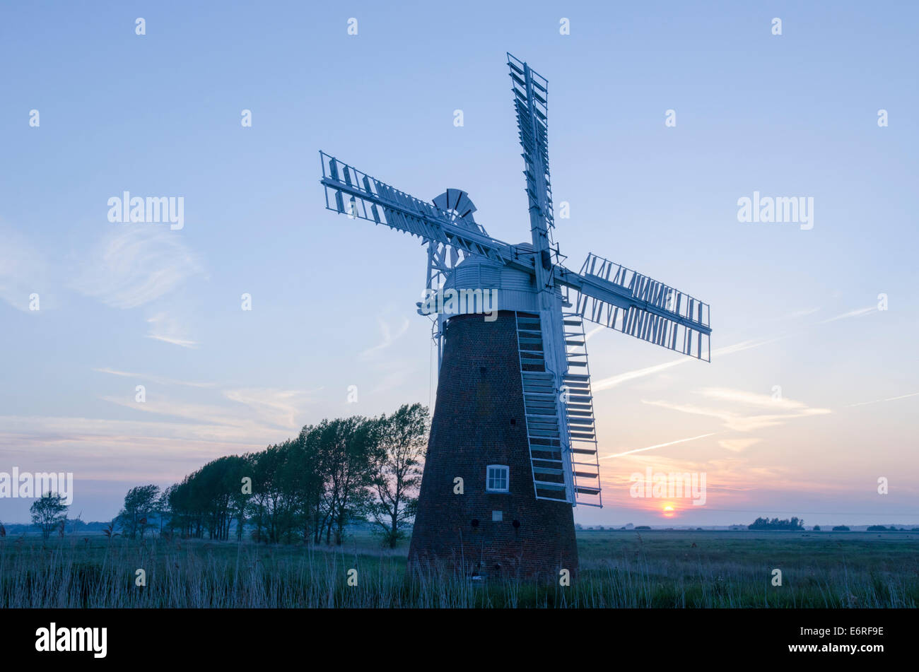 Hardley Drainage Mill, River Yare, Norfolk Broads, June. Sunset Stock ...