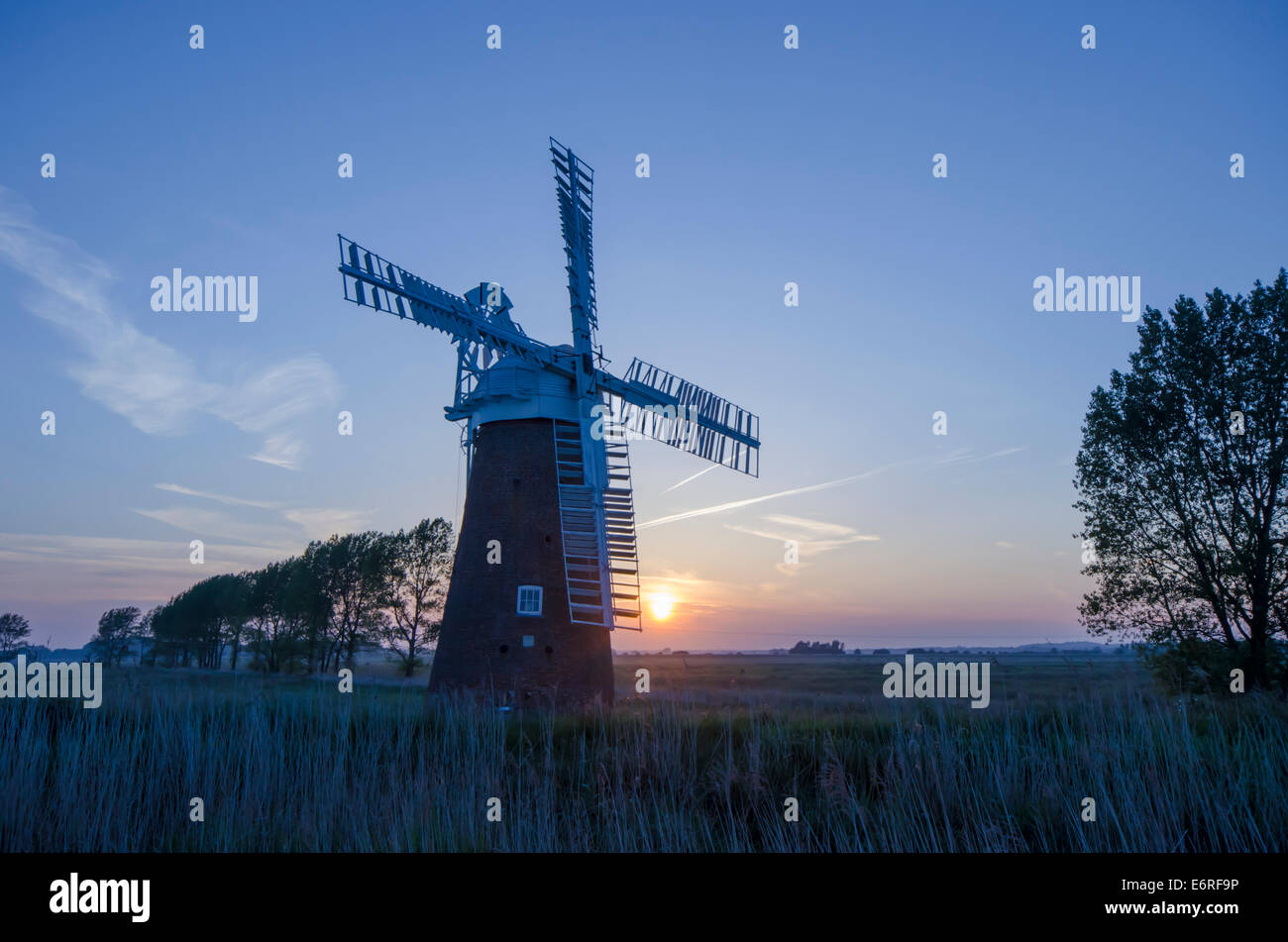 Hardley Drainage Mill, River Yare, Norfolk Broads, June. Sunset Stock ...