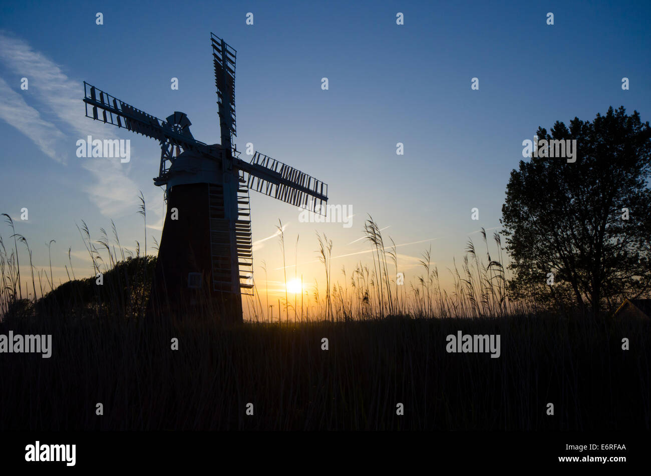 Hardley Drainage Mill, River Yare, Norfolk Broads, June. Sunset Stock ...