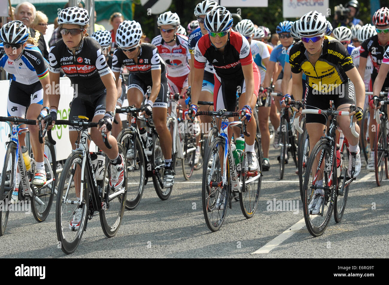 Womens road cycling race hi-res stock photography and images - Alamy