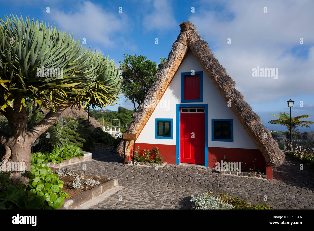 Traditional Chalet Roof High Resolution Stock Photography and Images ...