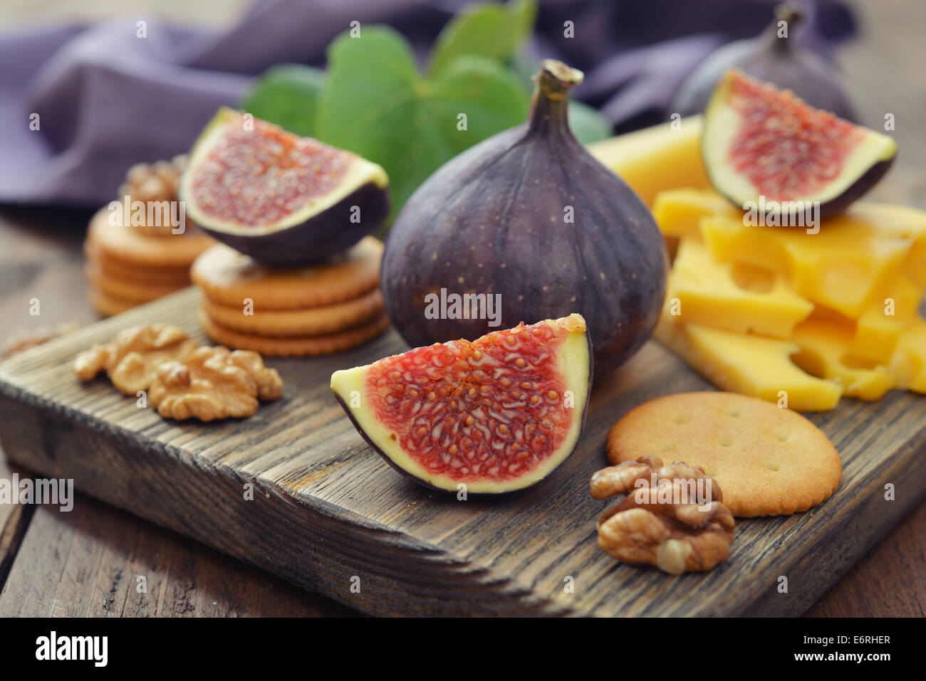 Crackers and figs hi-res stock photography and images - Alamy