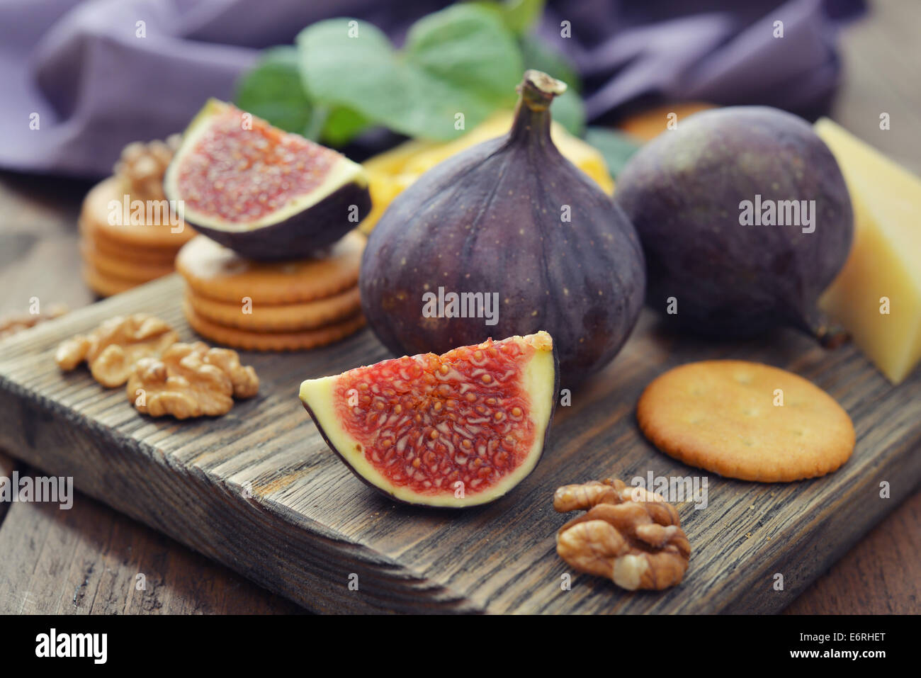 Crackers and figs hi-res stock photography and images - Alamy