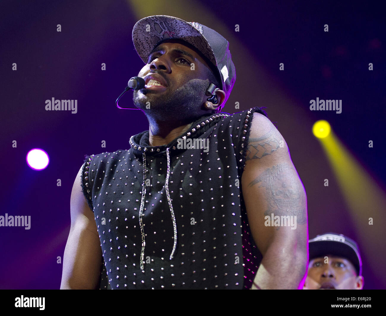 Jason Derulo performs to a sold-out crowd at Heineken Music Hall ...