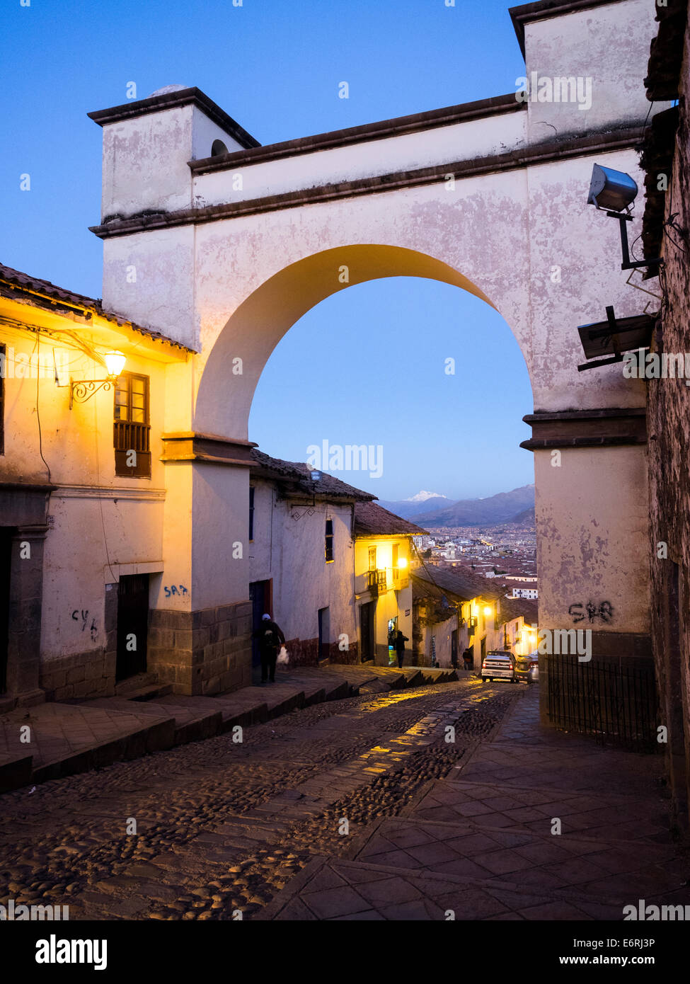 Arch at the end of Cuesta de Santa Ana - Cusco, Peru Stock Photo - Alamy