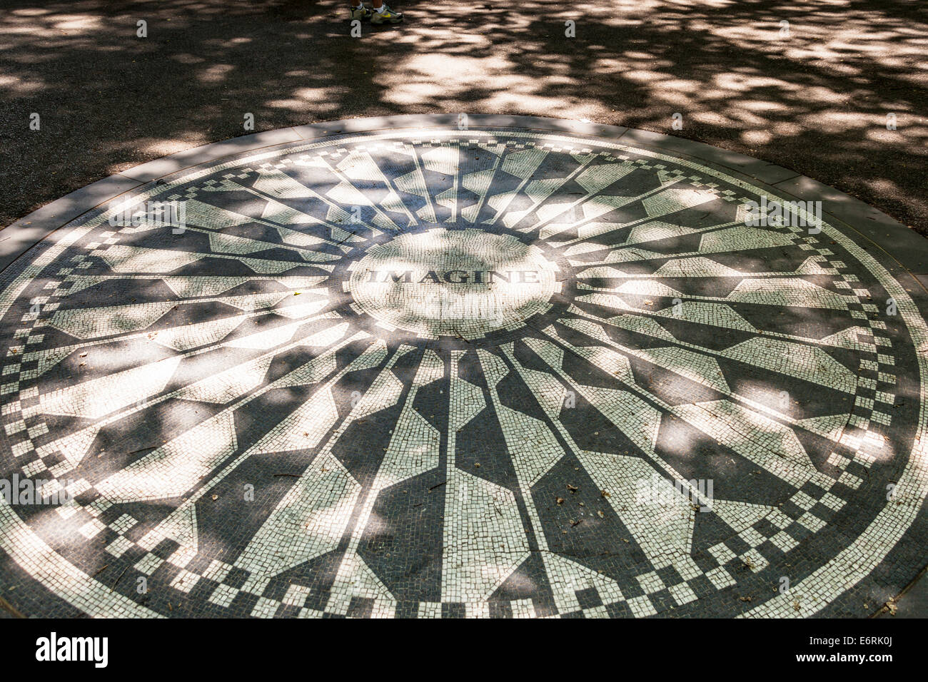 Imagine mosaic memorial to John Lennon, Strawberry Fields, Central Park ...