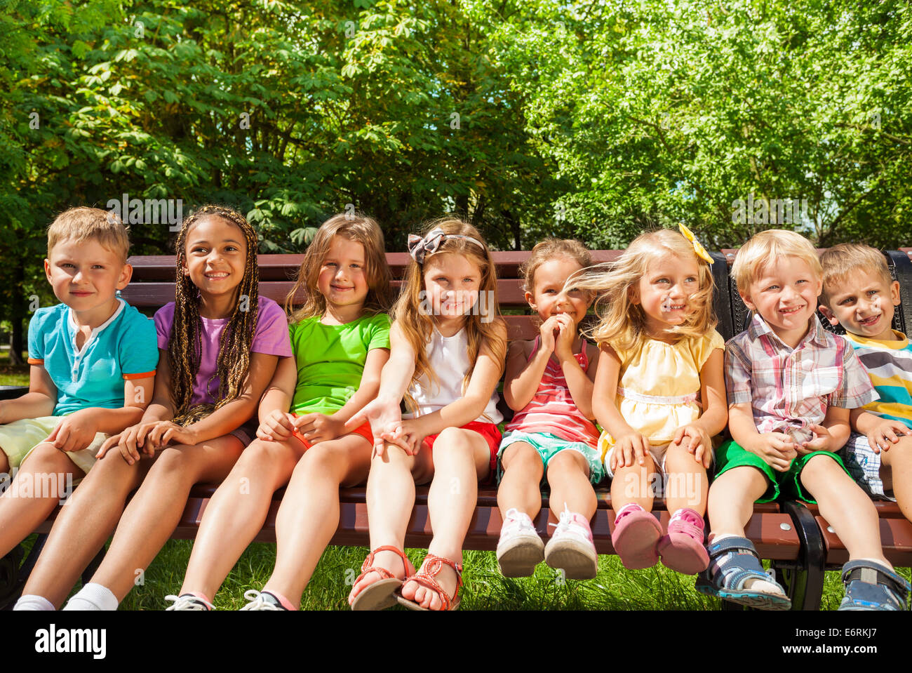 Kids park bench hi-res stock photography and images - Alamy