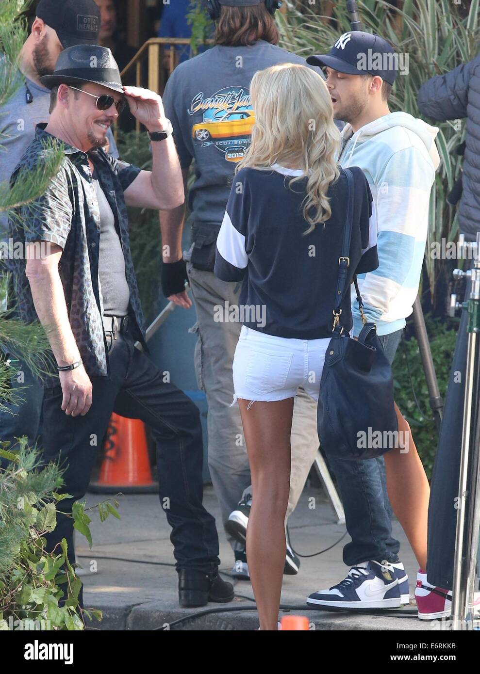 Kevin Dillion and Jerry Ferrara have fun taking selfies while filming a ...