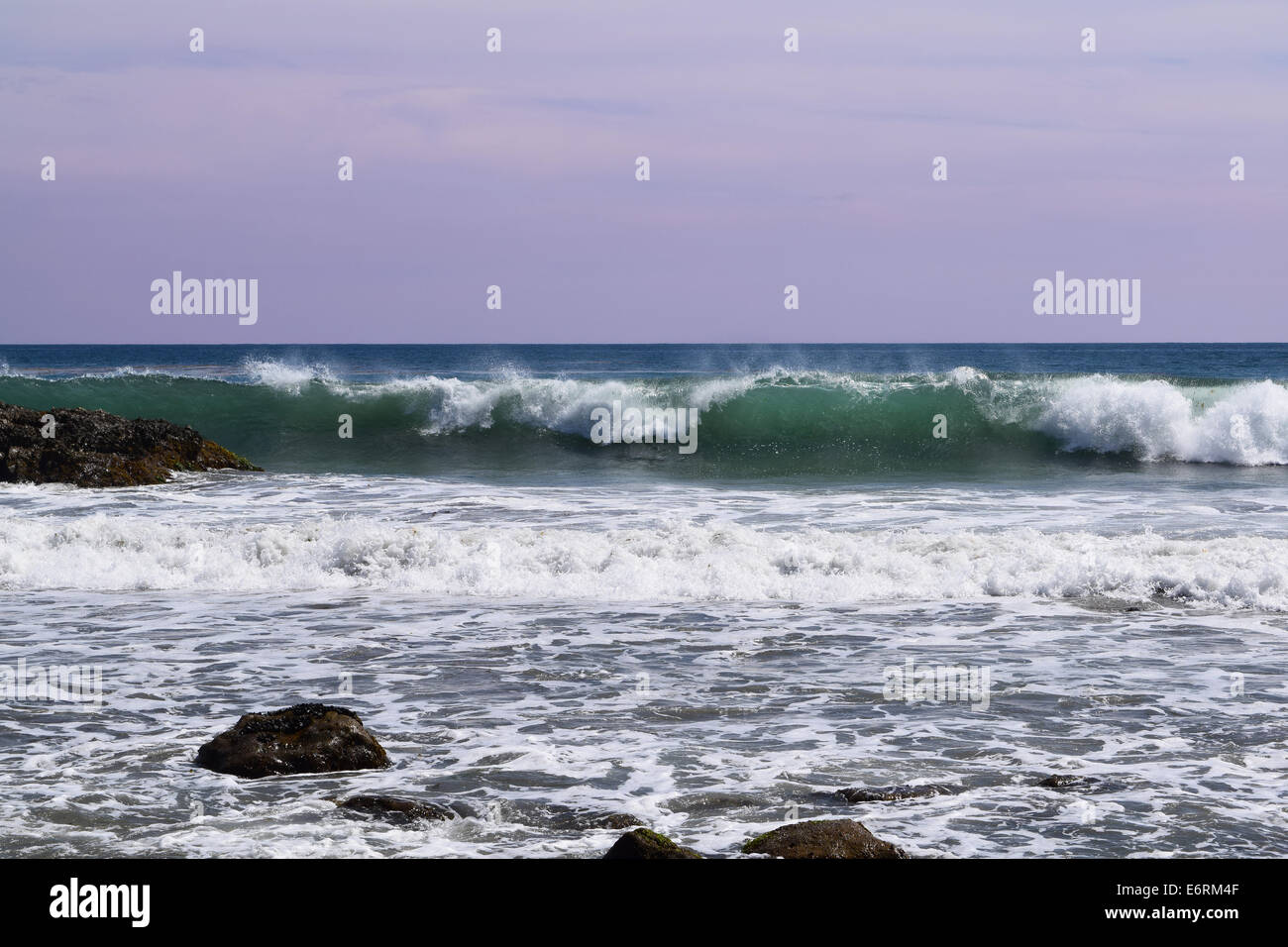 High surf hi-res stock photography and images - Alamy