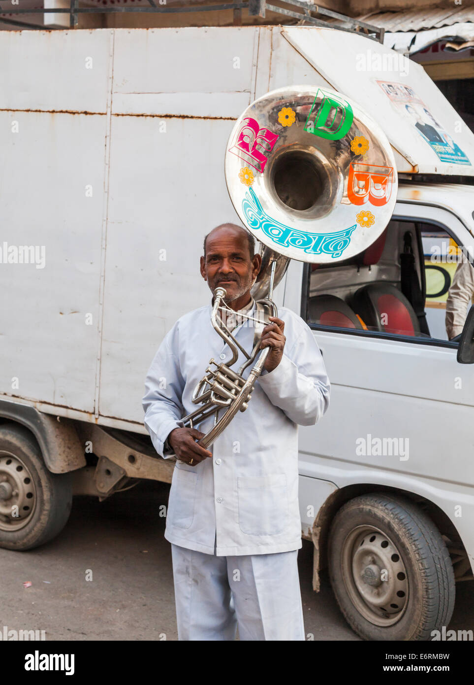 Horn musical instrument hi-res stock photography and images - Alamy