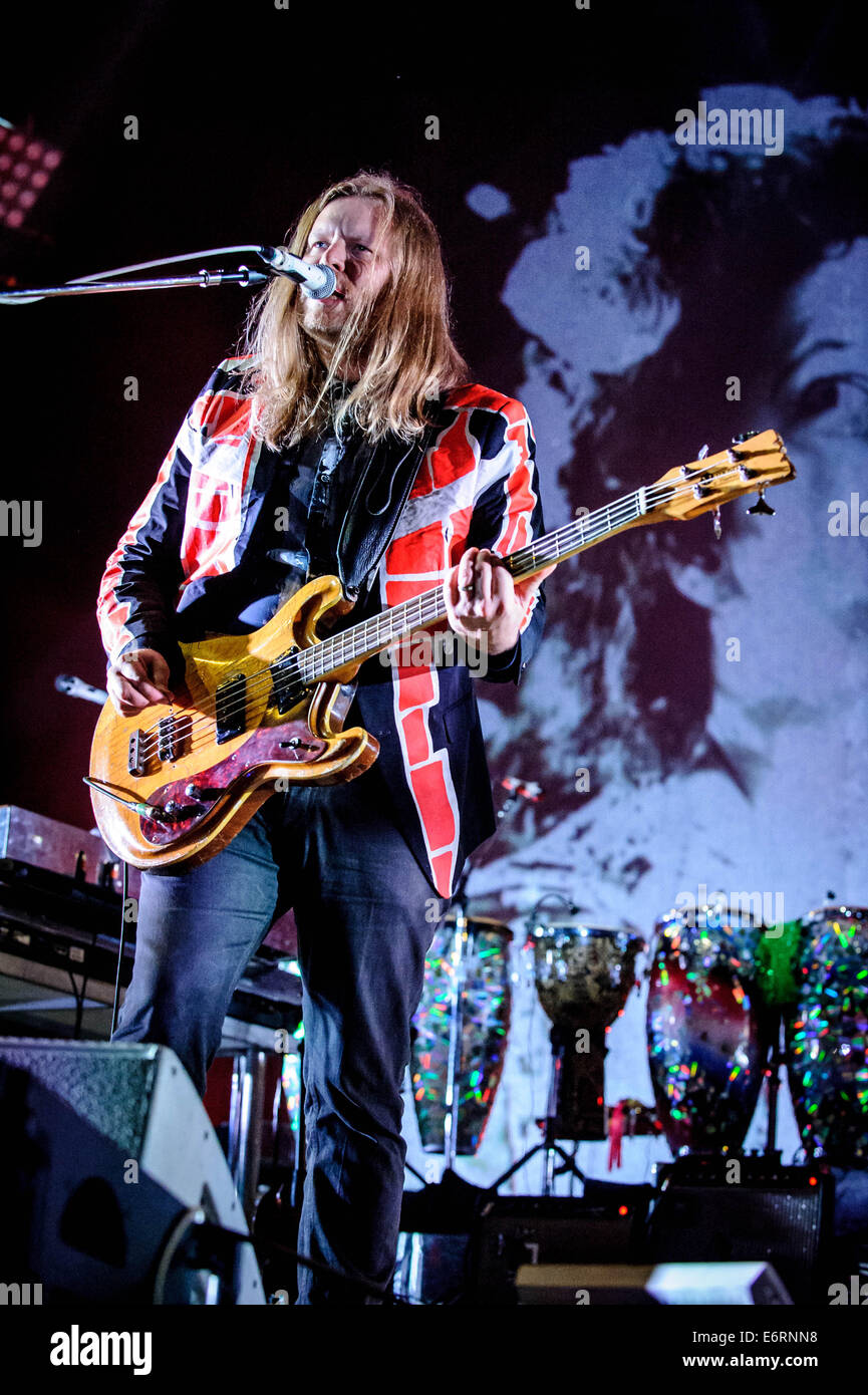 Arcade fire band members hi-res stock photography and images - Alamy