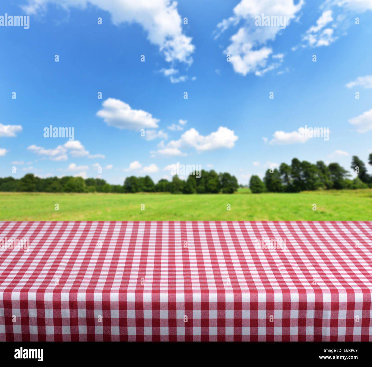 Empty tabletop for product display montages Stock Photo - Alamy