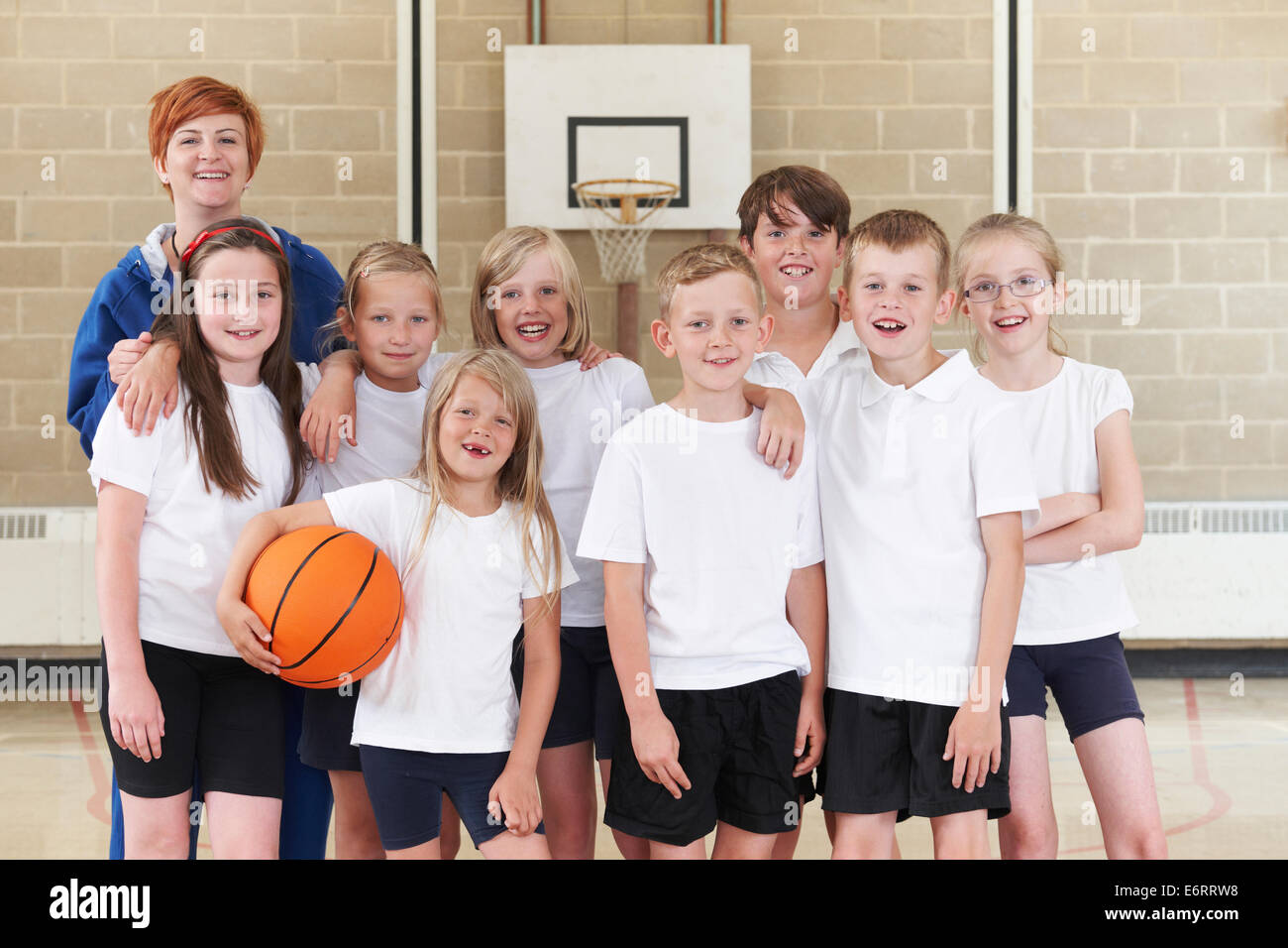 Women basketball coach hi-res stock photography and images - Alamy