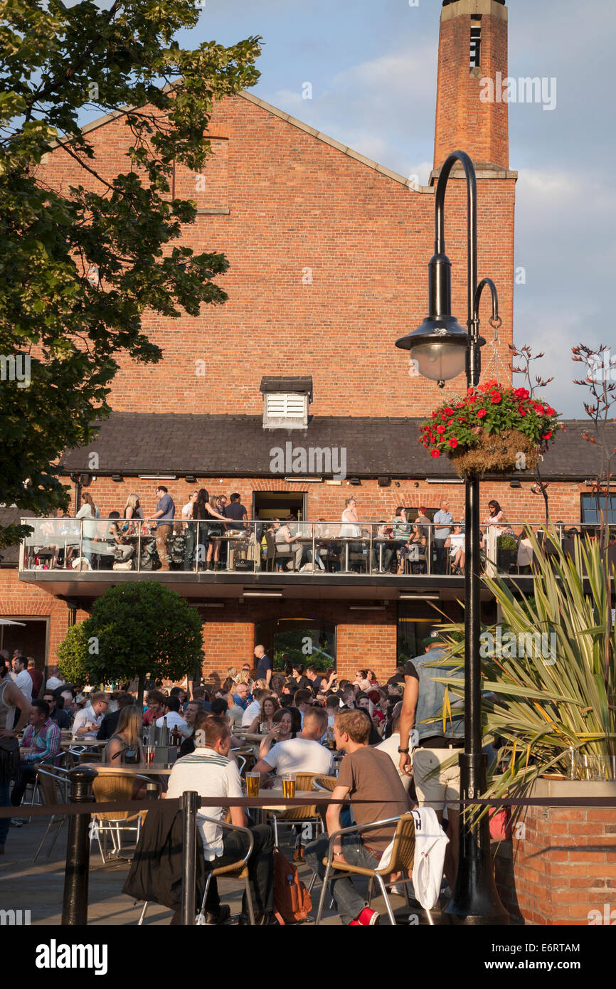 Manchester dukes 92 pub hi-res stock photography and images - Alamy