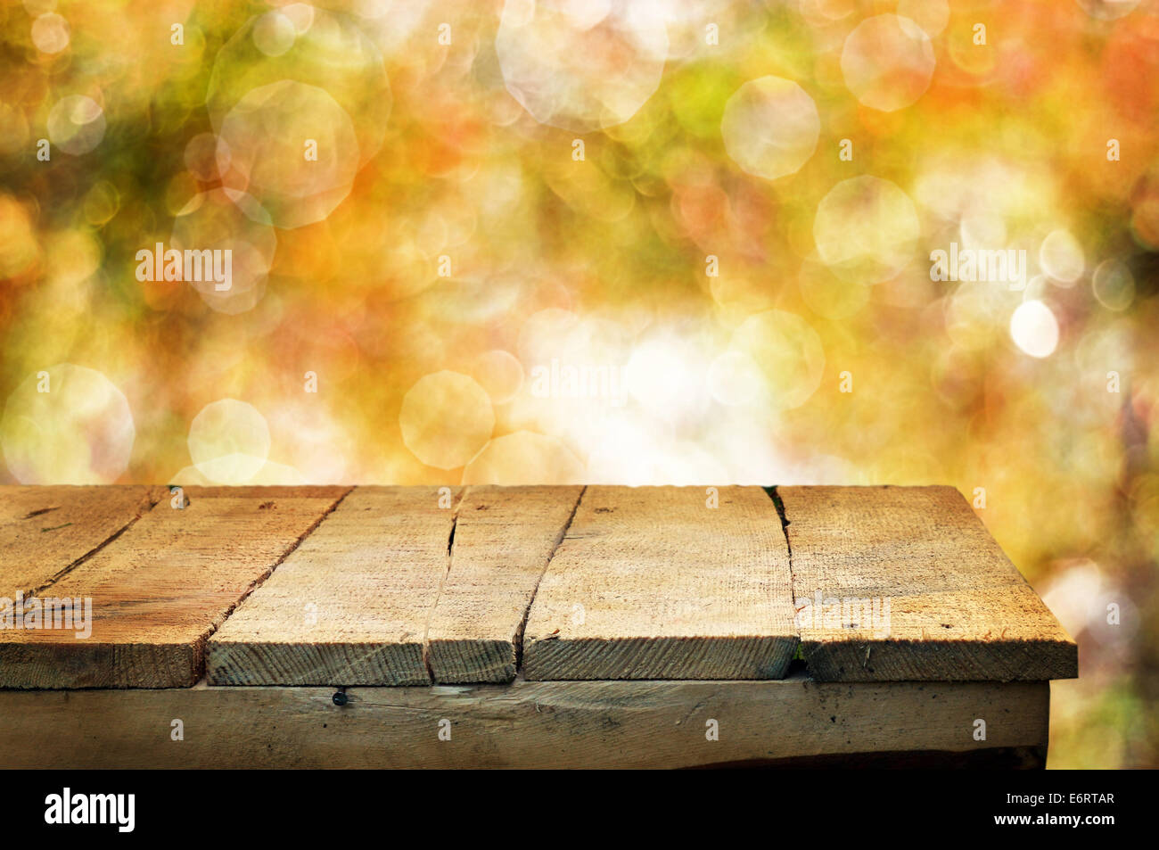Empty wooden table for product display montages Stock Photo - Alamy