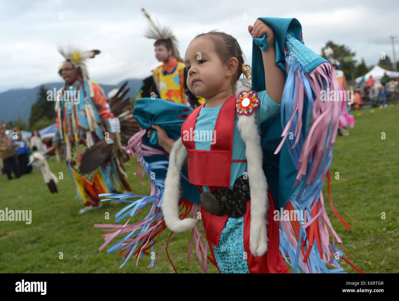 Vancouver, Canada. 29th Aug, 2014. A native Indian girl participates in ...