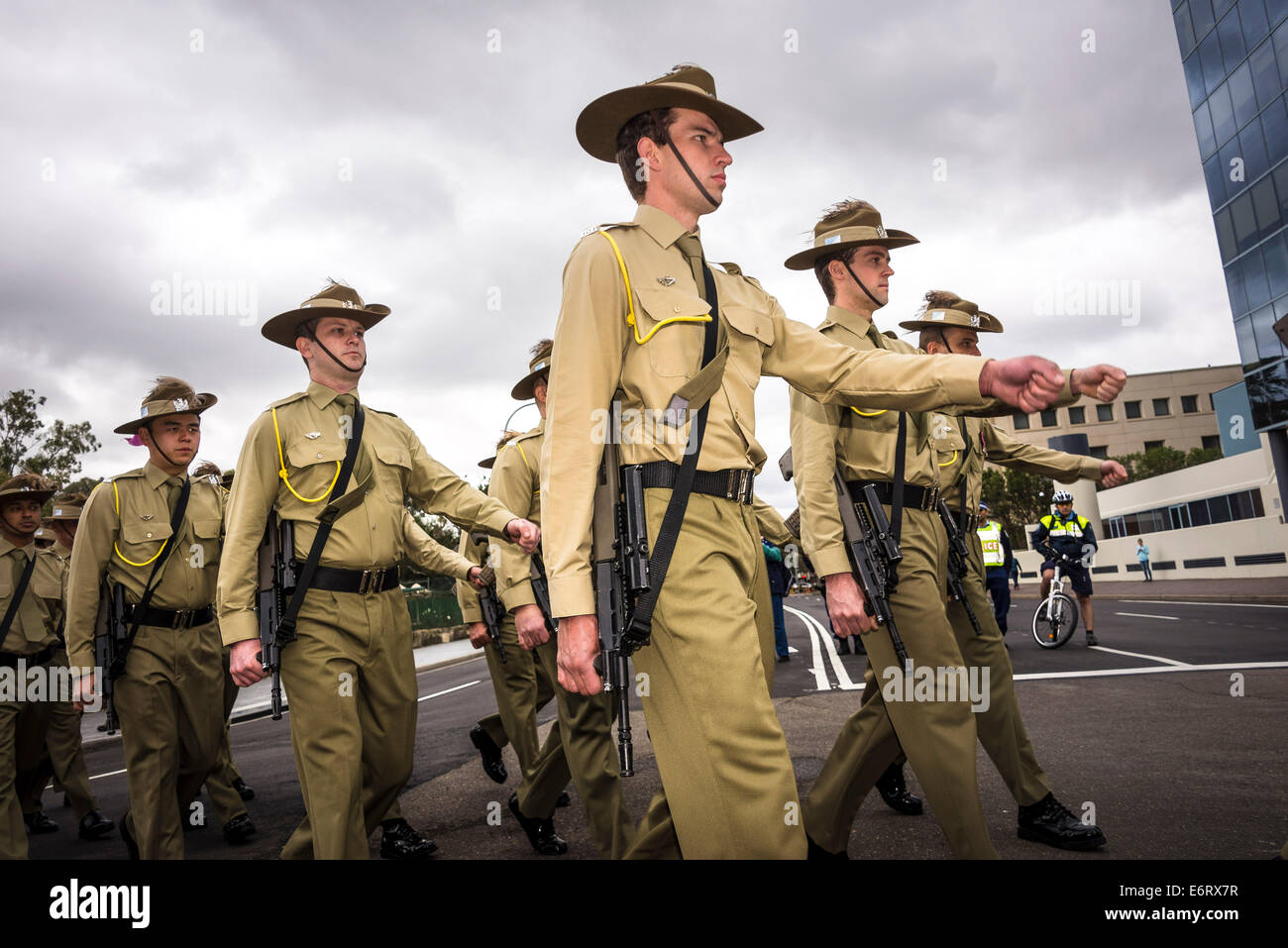 Royal NSW Lancers parade down Macquarie Street, Parramatta to celebrate ...