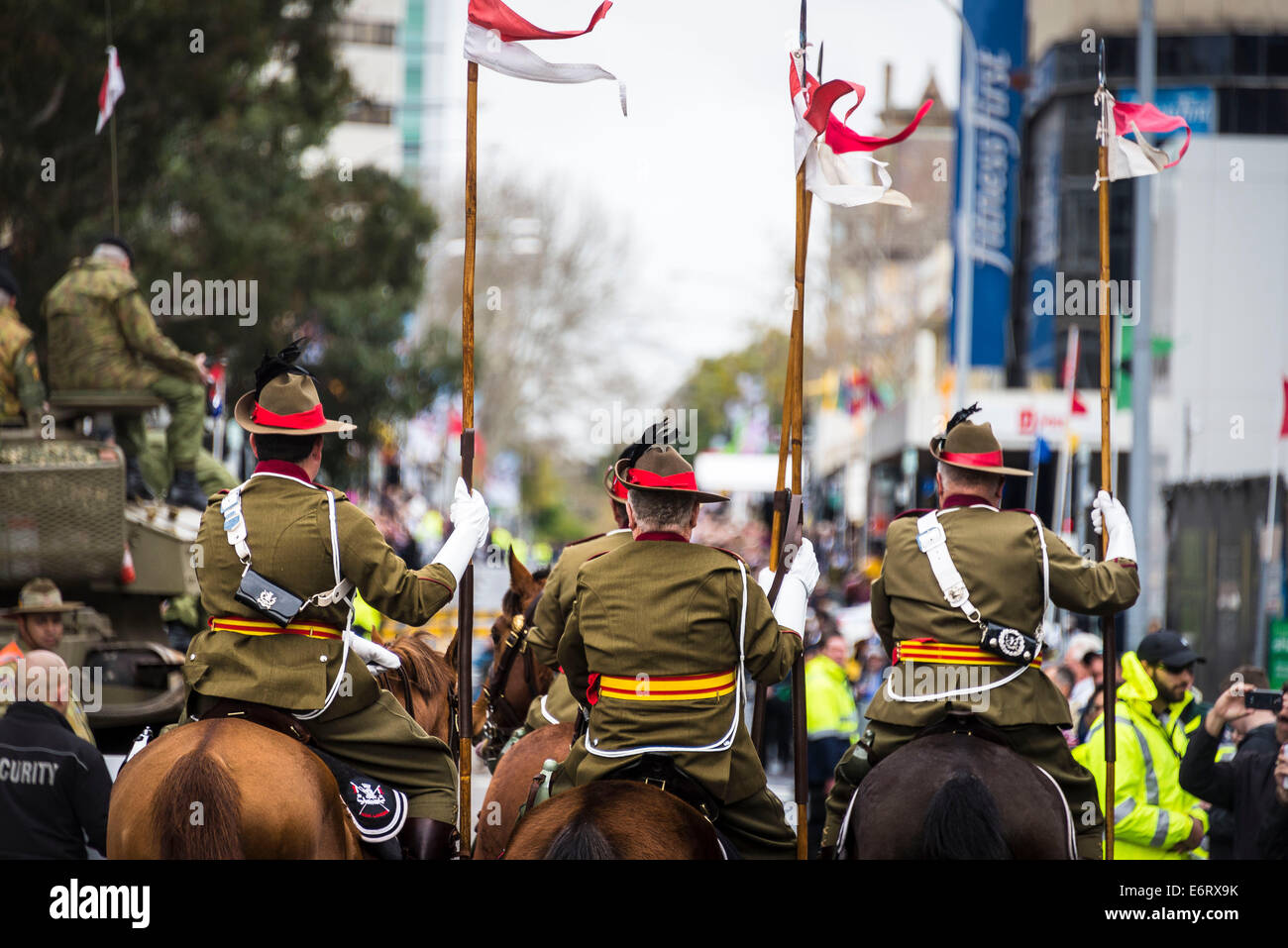 War veterans in historic uniforms parade down Macquarie Street ...