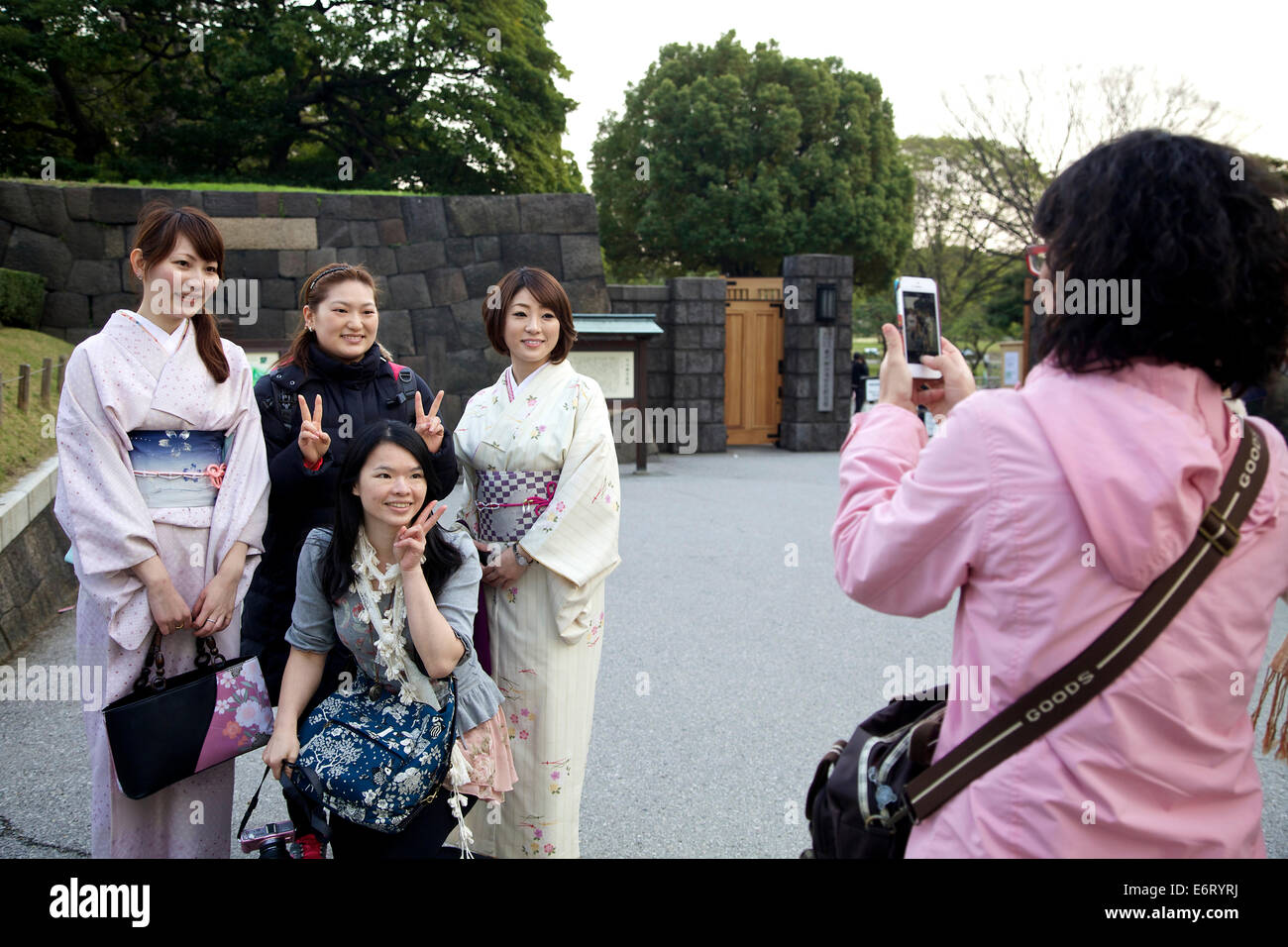 Group of japanese girls hi-res stock photography and images - Alamy