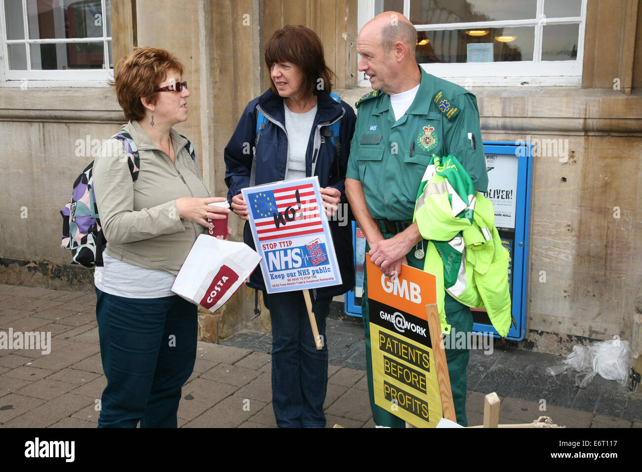 999 call nhs rally marching hi-res stock photography and images - Alamy