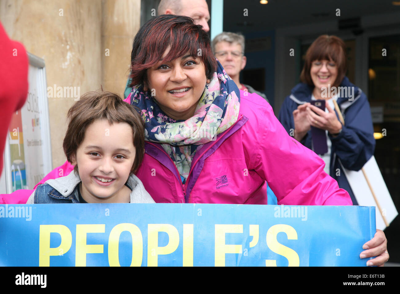 999 call nhs rally marching hi-res stock photography and images - Alamy