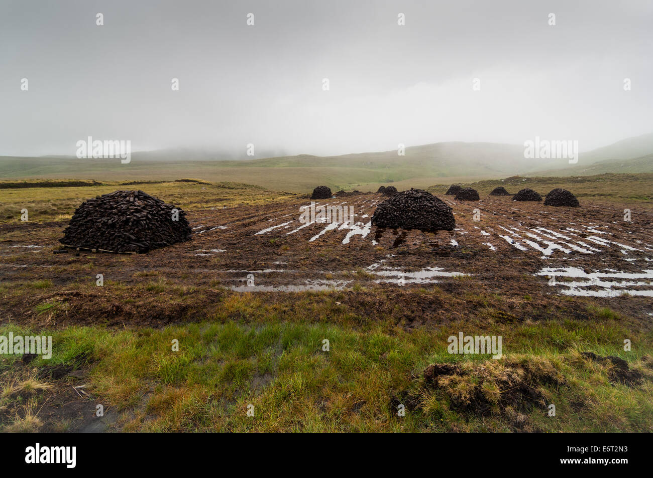 Peat stacks hi-res stock photography and images - Alamy