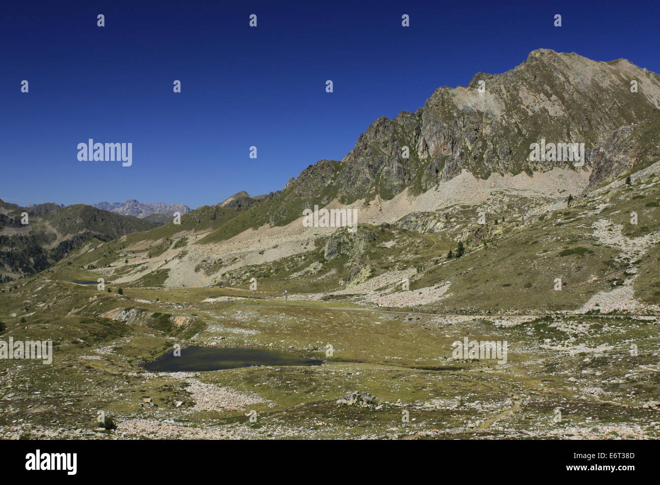 France italy border sign alps hi-res stock photography and images - Alamy