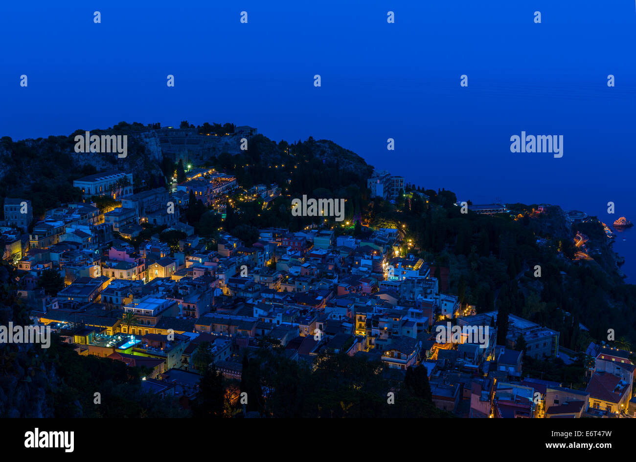 Sicily taormina night hi-res stock photography and images - Alamy