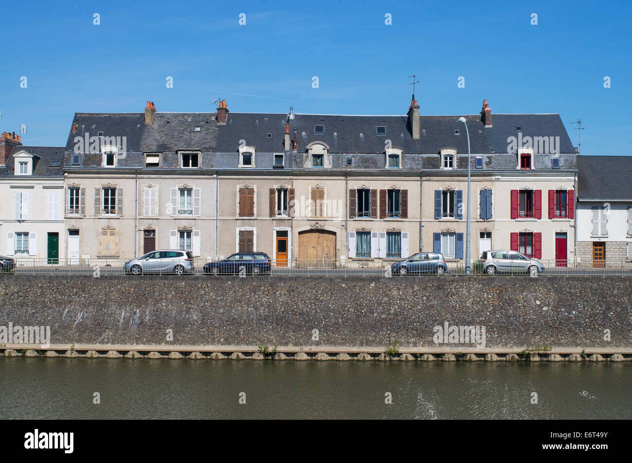 French row houses hi-res stock photography and images - Alamy