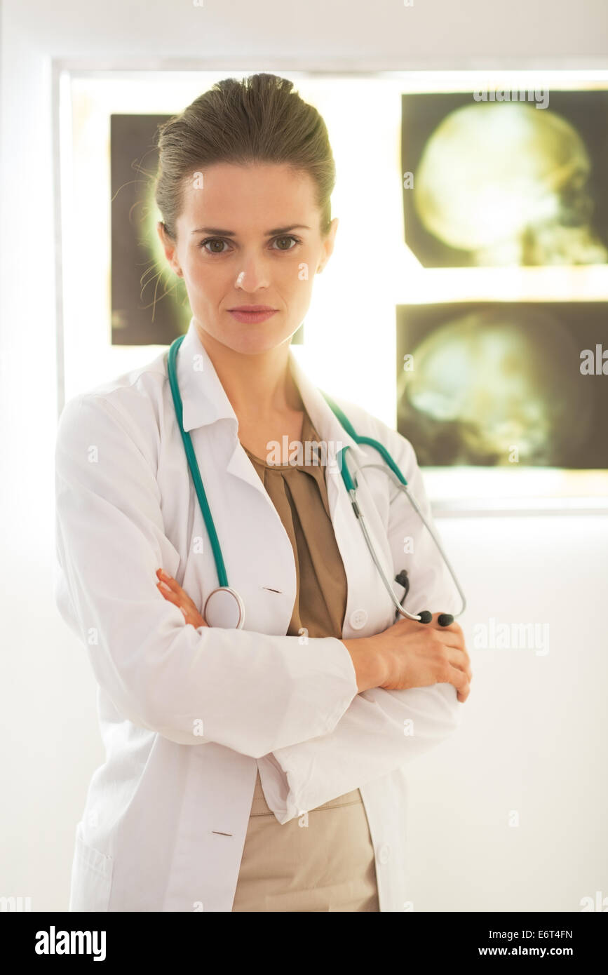 Doctor x ray lightbox hi-res stock photography and images - Alamy