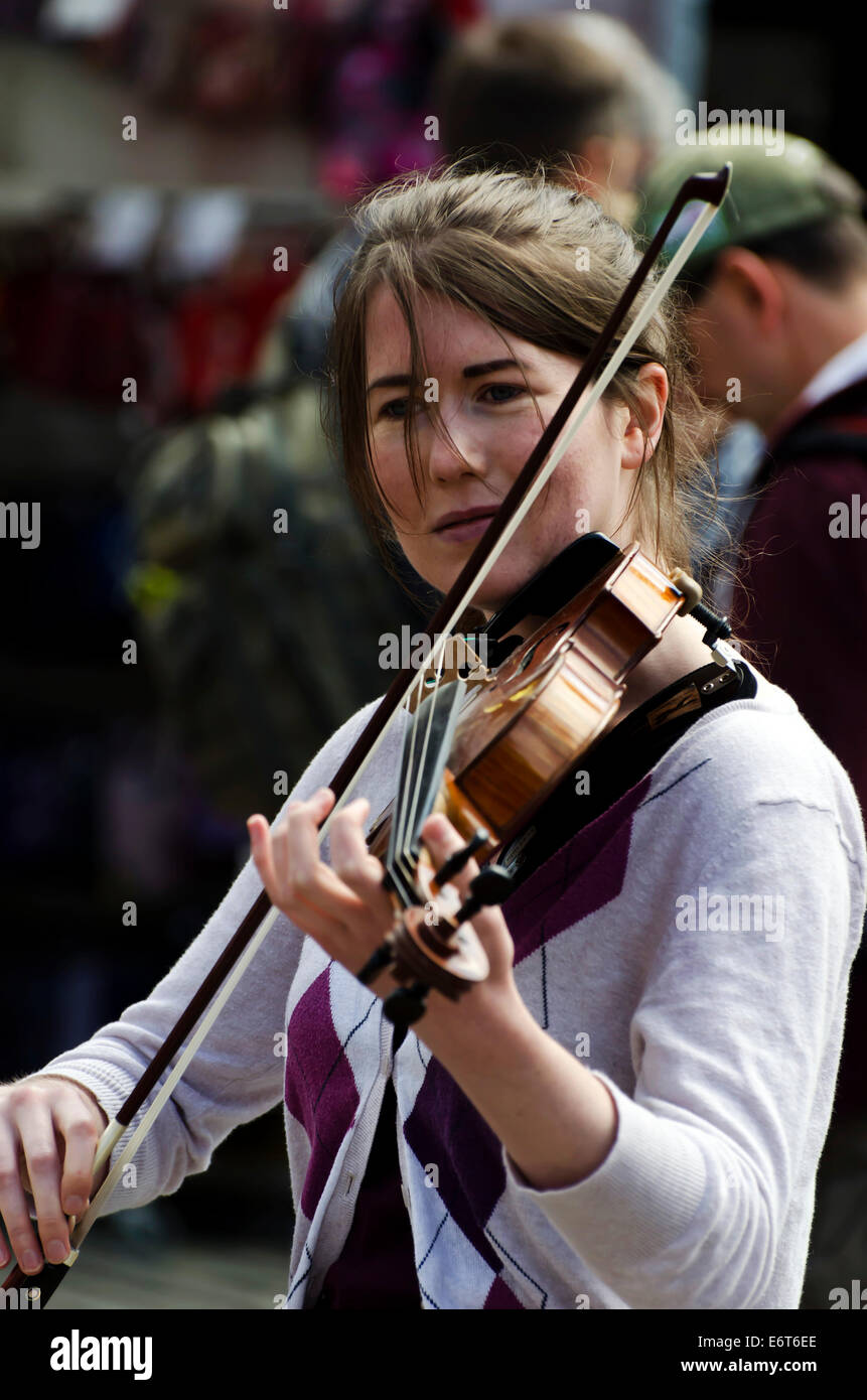 Fiddle Player Stock Photos & Fiddle Player Stock Images - Page 3 - Alamy