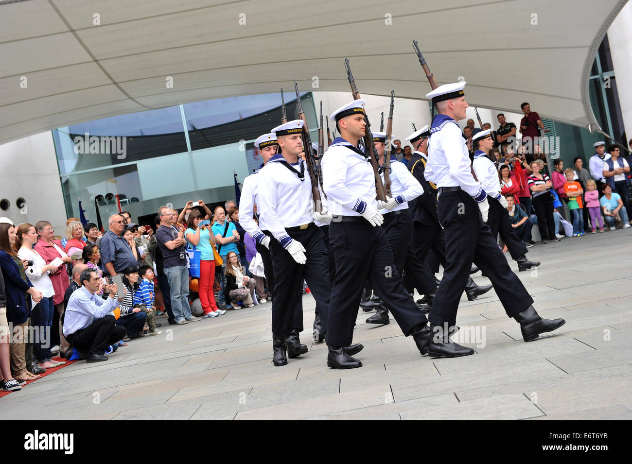 Berlin, Germany. 30th Aug, 2014. Soldiers of the guard battalion of the ...