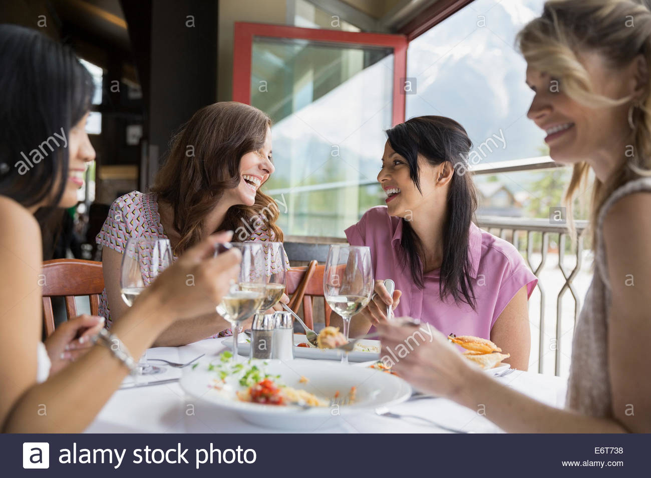 Women eating restaurant mature hi-res stock photography and images - Alamy