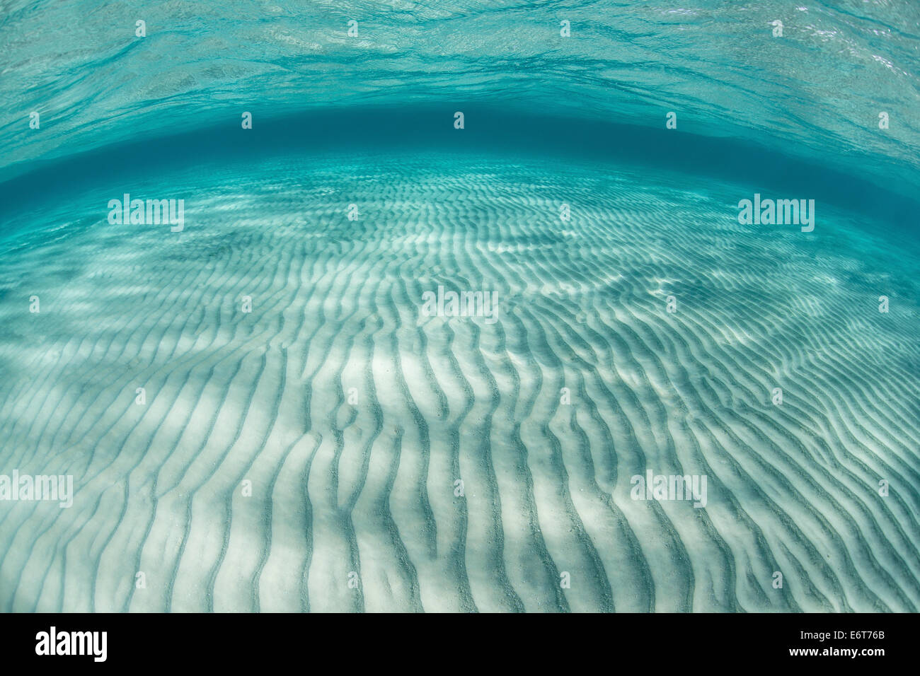 Shallow lagoon hi-res stock photography and images - Alamy